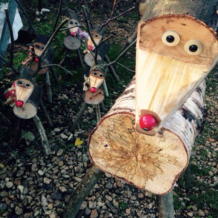 Wooden Reindeer Decoration – The Natural Christmas Tree Co.